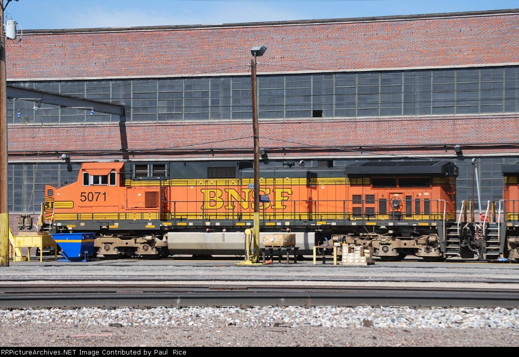 BNSF 5071